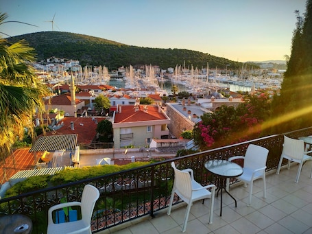 Terraço/pátio. Yalcin Hotel