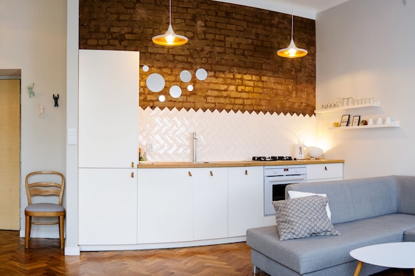 Apartamento, 2 quartos (10/16 Marszałkowska street) | Sala de estar | TV de ecrã plano