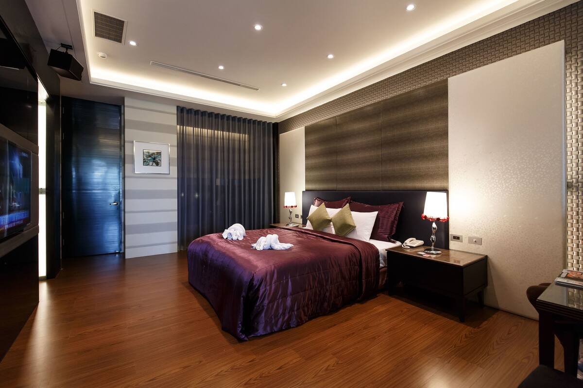 Quarto Duplo Standard | 1 quarto, roupa de alta qualidade, edredões de penas, secretária 