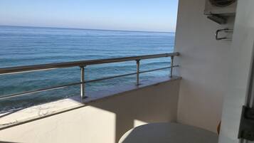 Quarto casal ou duplo standard, várias camas | Frigobar, escrivaninha, ferros/tábuas de passar roupa, Wi-Fi (sobretaxa)