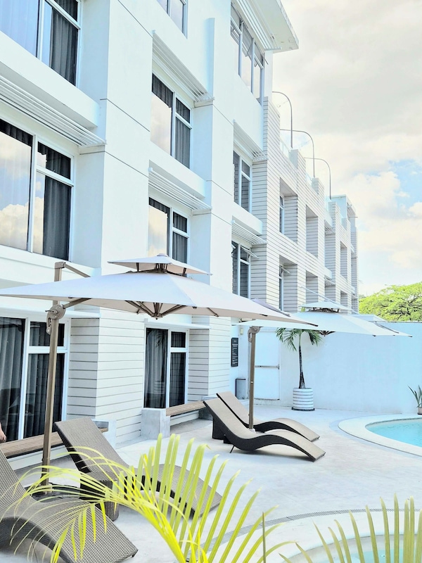 Leblanc Hotel And Resort - Taytay
