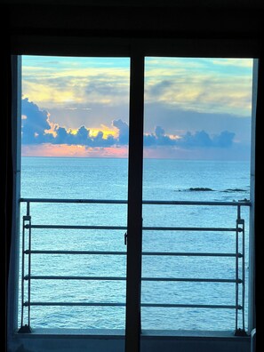 Quarto Duplo Deluxe, 1 cama queen-size, vista para o oceano | Wi-fi grátis, roupa de cama fornecida 