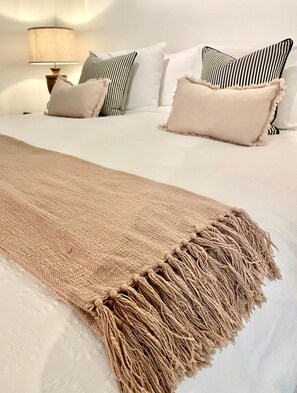 Apartamento, 1 cama king-size | Lençóis de algodão egípcio, roupa de alta qualidade, Wi-fi grátis 