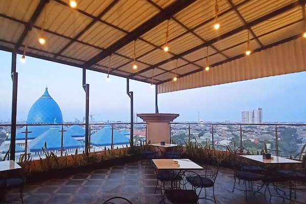 Pequenos-almoços servidos, cozinha local e internacional