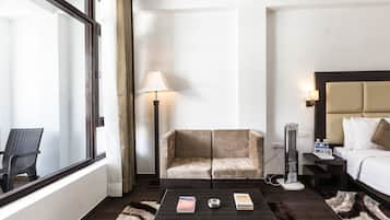 Quarto Duplo Premium | Roupa de alta qualidade, secretária, Wi-fi grátis