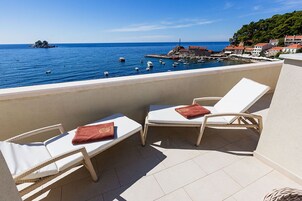 Suíte luxo, 2 quartos, terraço, de frente para o mar | Vista da sacada