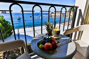 Quarto casal, sacada, vista para o mar | Roupas de cama premium, frigobar, cofres nos quartos, escrivaninha