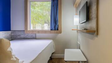 Apartamento, 1 cama de casal, acessível (Accessible) | Secretária, berços/camas para crianças grátis, Wi-fi grátis
