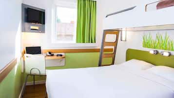 Apartamento, 1 cama de casal | Escrivaninha, Wi-Fi de cortesia, roupa de cama