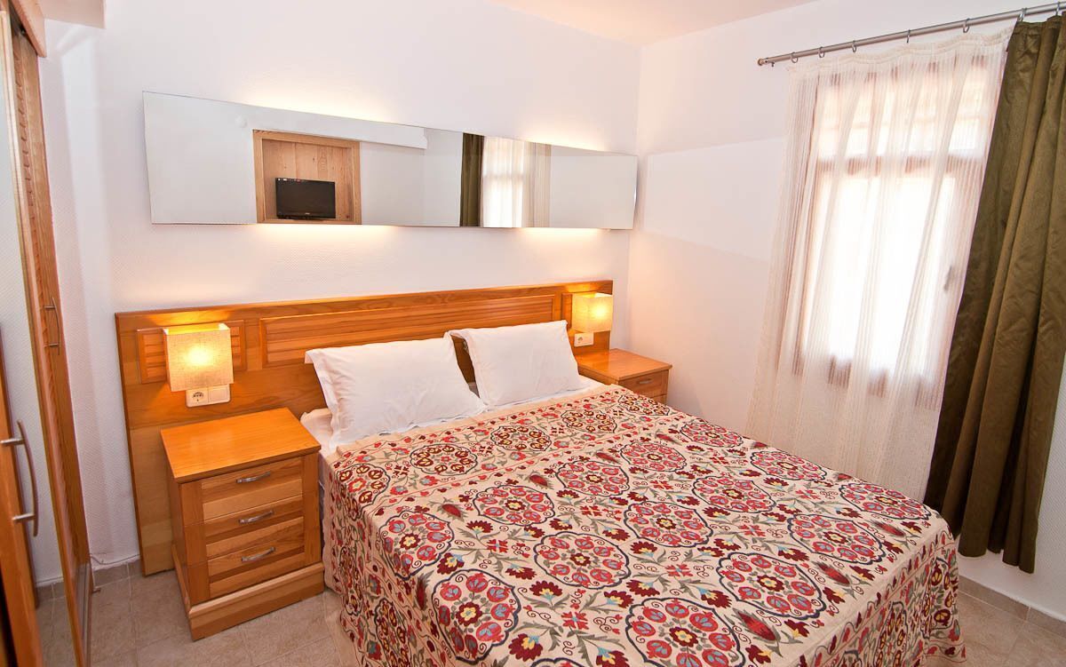 Minibar, cofre no quarto, secretária, Wi-fi grátis 