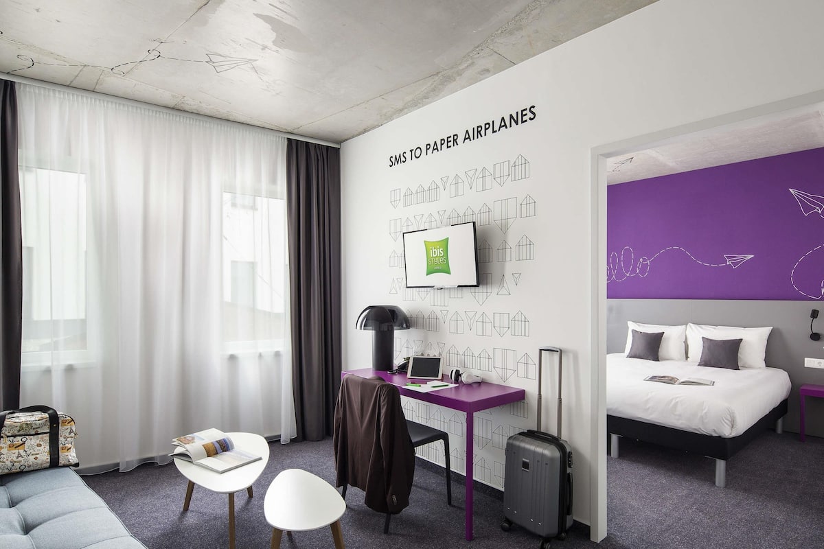 Suite, 1 cama de casal e sofá-cama | 1 quarto, cofre no quarto, secretária, quartos insonorizados