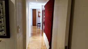 Apartamento, 1 quarto, cozinha | Banheiro | Chuveiro/banheira combinados, produtos de toalete de grife