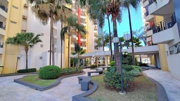 Área de estar no saguão