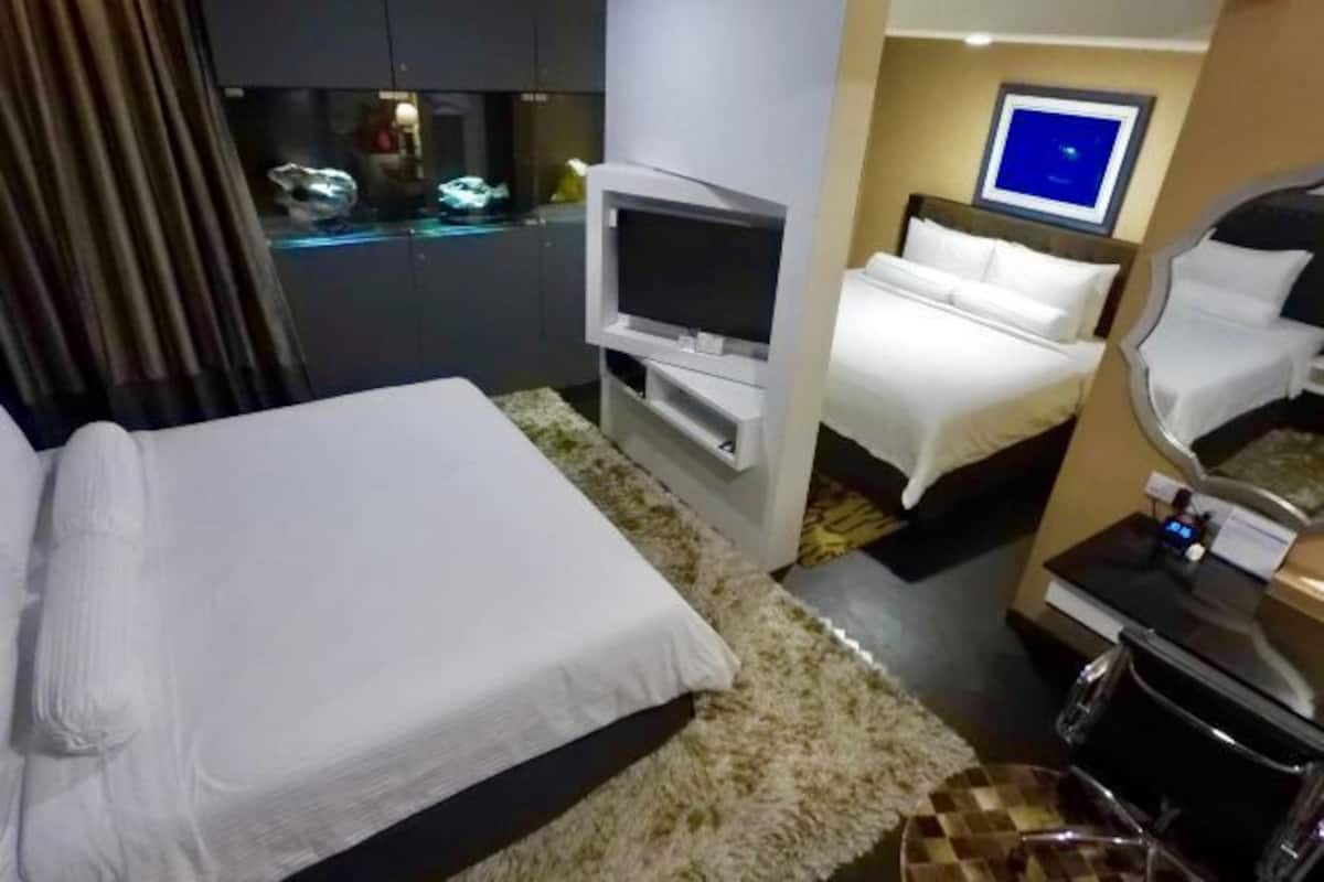 Minibar, cofre no quarto, com decoração personalizada