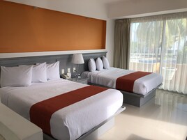 Quarto casal, sacada | Escrivaninha, Wi-Fi de cortesia