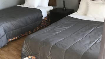 Quarto Standard, 2 camas de casal | Wi-fi grátis, roupa de cama fornecida