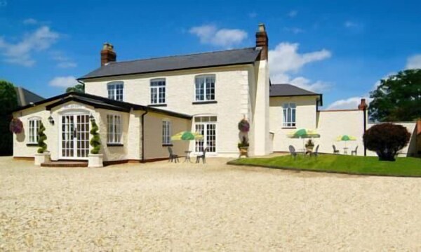 Brandon Lodge - Hereford