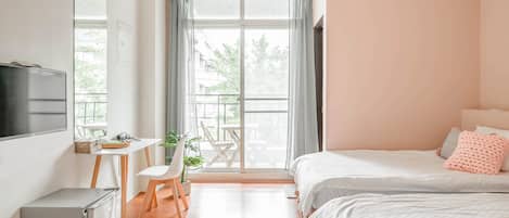 Quarto triplo, sacada | Cortinas blackout, quartos à prova de som, Wi-Fi de cortesia