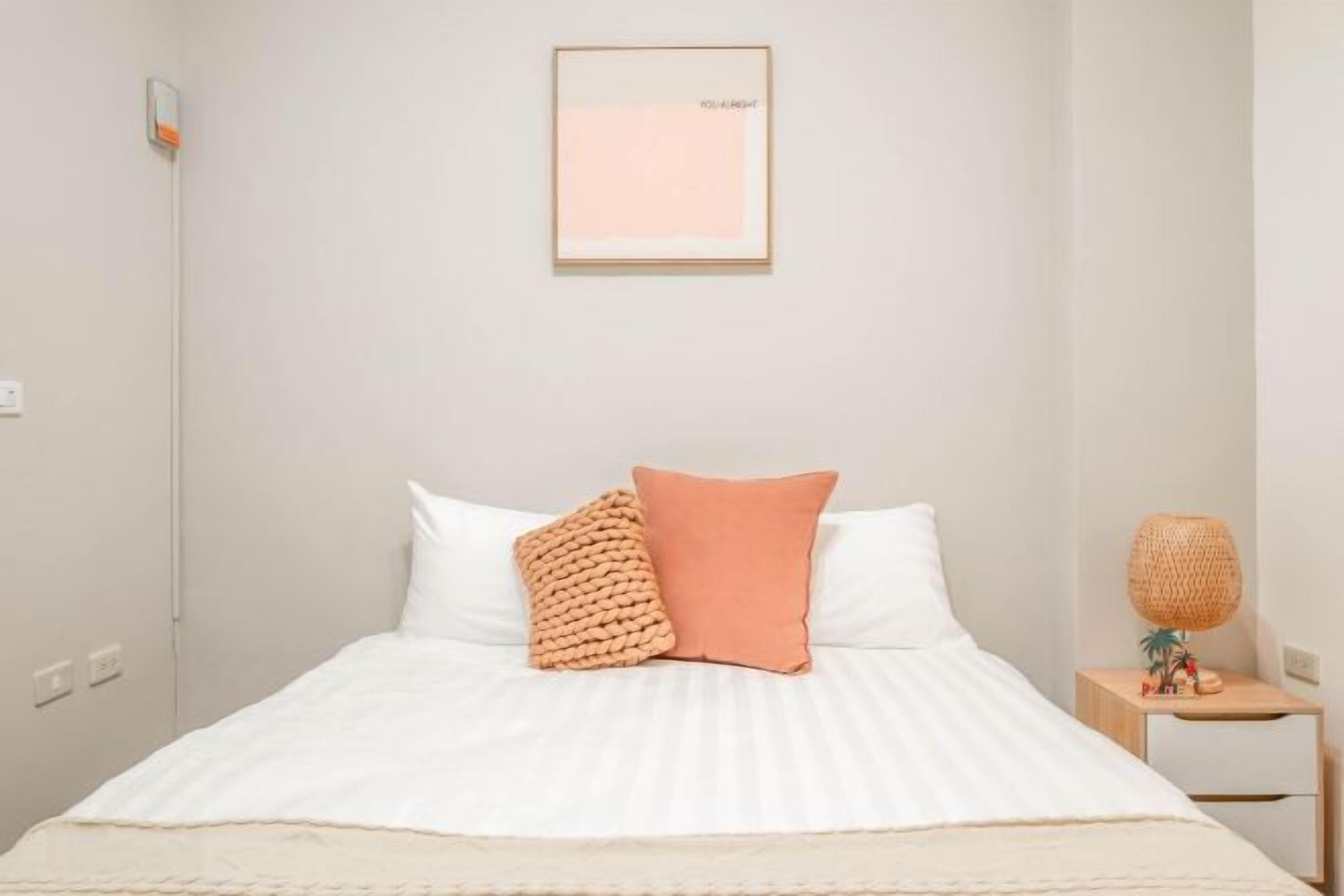 Cortinas blackout, quartos à prova de som, Wi-Fi de cortesia