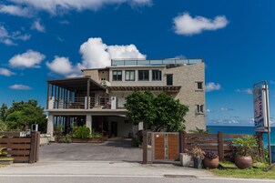 Fachada da propriedade