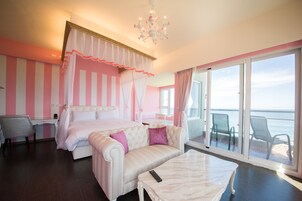 Quarto Duplo Deluxe | Roupa de alta qualidade, secretária, cortinas/cortinados opacos 