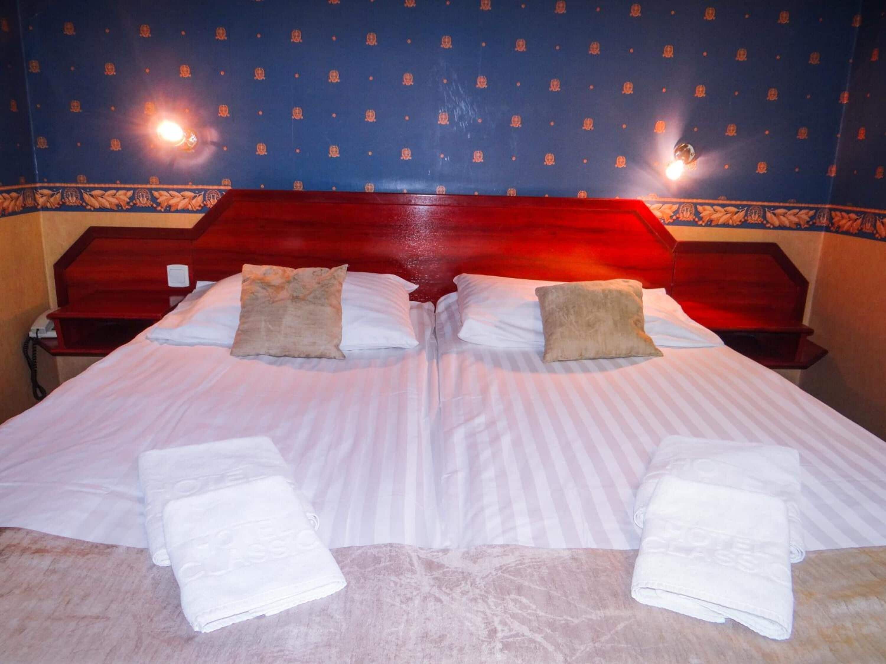 Cofre no quarto, secretária, ferro/tábua de engomar, Wi-fi grátis 