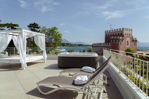 Suite Panorâmica, 1 cama queen-size, vista para o lago, na torre | Banheira de hidromassagem privativa