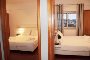 Apartamento Comfort | Cofre no quarto, secretária, ferro/tábua de engomar, Wi-fi grátis 