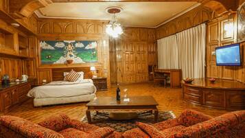 Suite | Cofre no quarto, secretária, camas desdobráveis, Wi-fi grátis