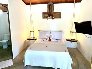 Quarto Quádruplo Standard, várias camas, vista para a praia, em frente à praia | Wi-fi grátis, roupa de cama fornecida