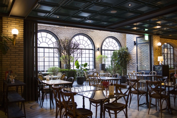 Pequenos-almoços, almoços, jantares servidos, cozinha italiana