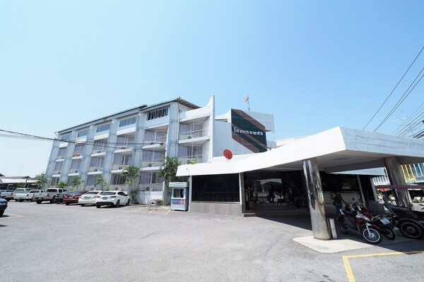 Pachara Hotel And Restaurant - Ayutthaya