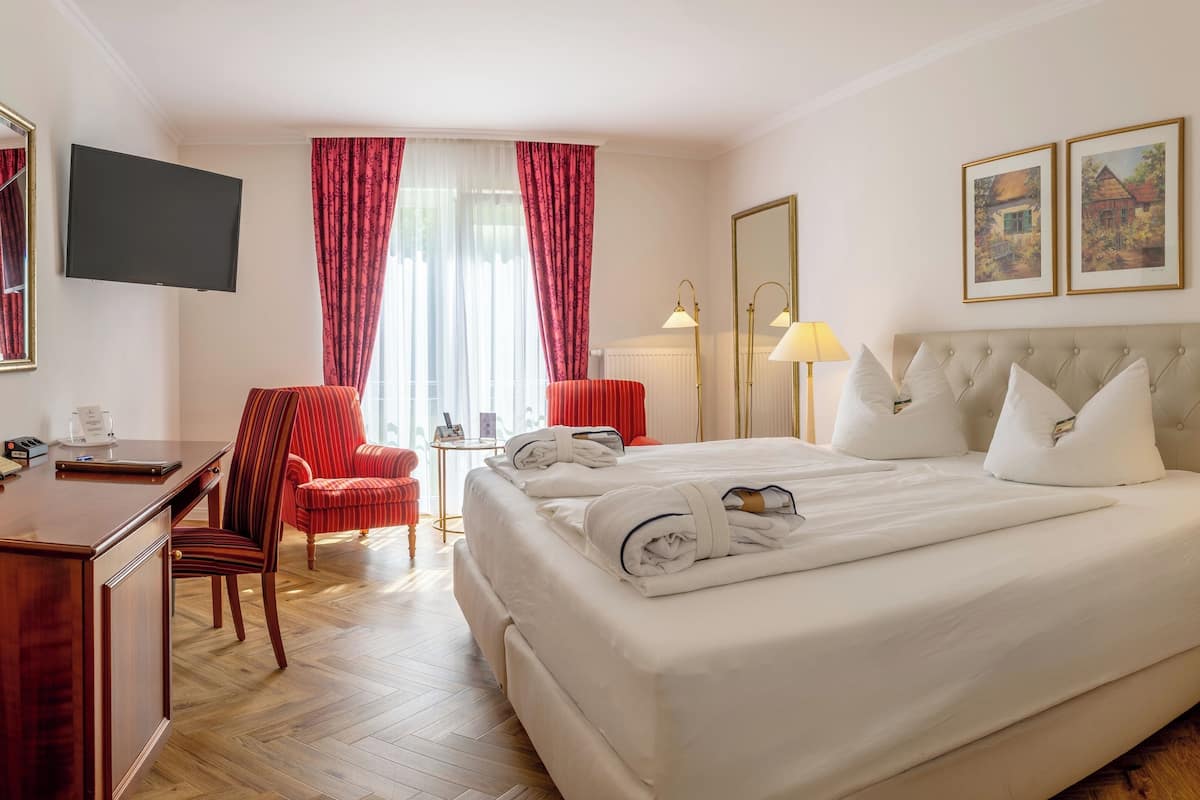 Secretária, Wi-fi grátis, roupa de cama fornecida