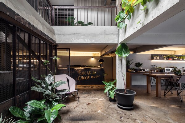 Thunder Bird Hostel - Chiang Mai
