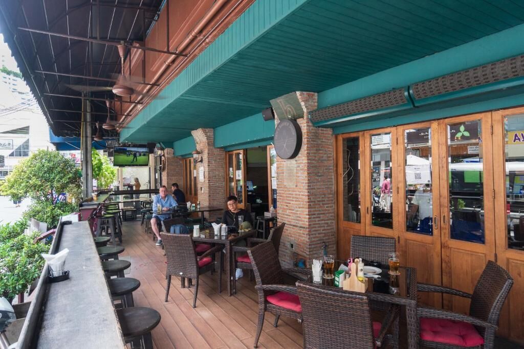 Pequenos-almoços, almoços, jantares servidos, cozinha tailandesa 