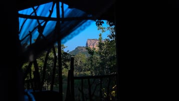 Casa na Árvore Tradicional, 1 cama queen-size, vista para a montanha | Roupa de alta qualidade, secretária, quartos insonorizados