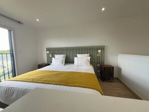 Dúplex | Roupa de alta qualidade, secretária, quartos insonorizados 