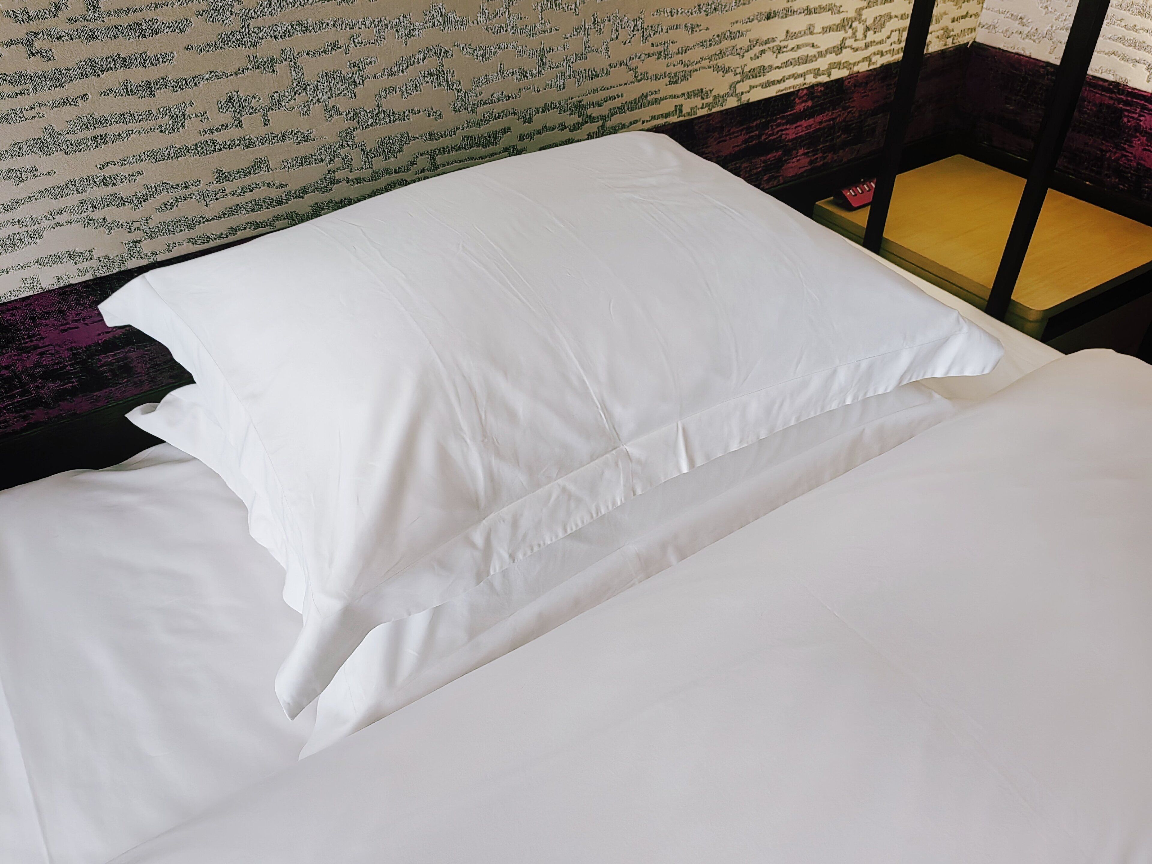 Quarto standard (Upgraded) | Roupas de cama premium, edredons de pluma, camas com colchões pillow-top