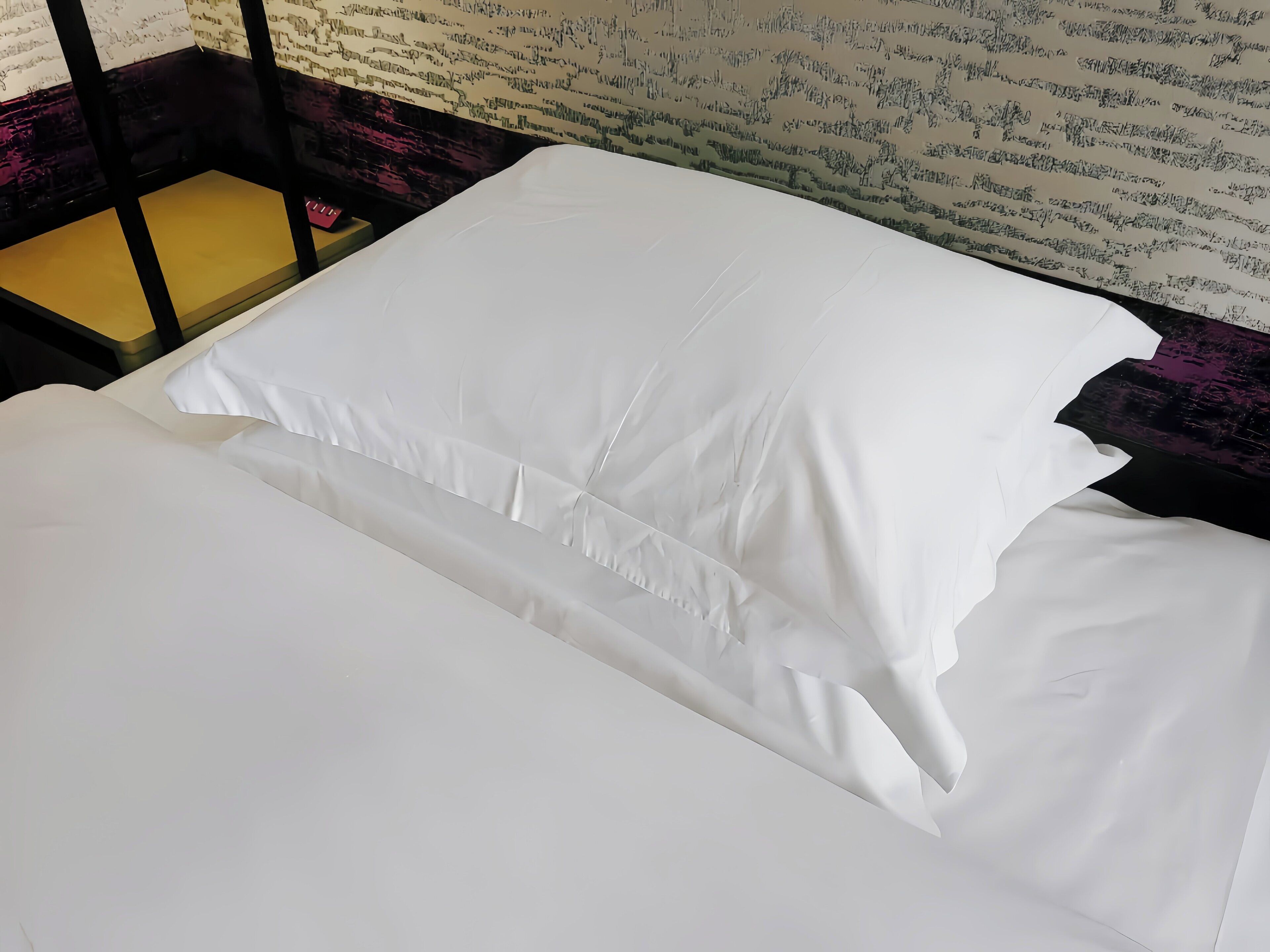 Roupas de cama premium, edredons de pluma, camas com colchões pillow-top