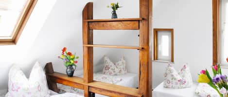 Apartamento, 2 quartos | Secretária, quartos insonorizados, ferro/tábua de engomar