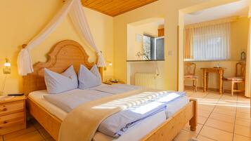 Quarto Duplo Comfort, 1 cama de casal, não fumadores, terraço | Roupa hipoalergénica, quartos insonorizados, berço de viagem