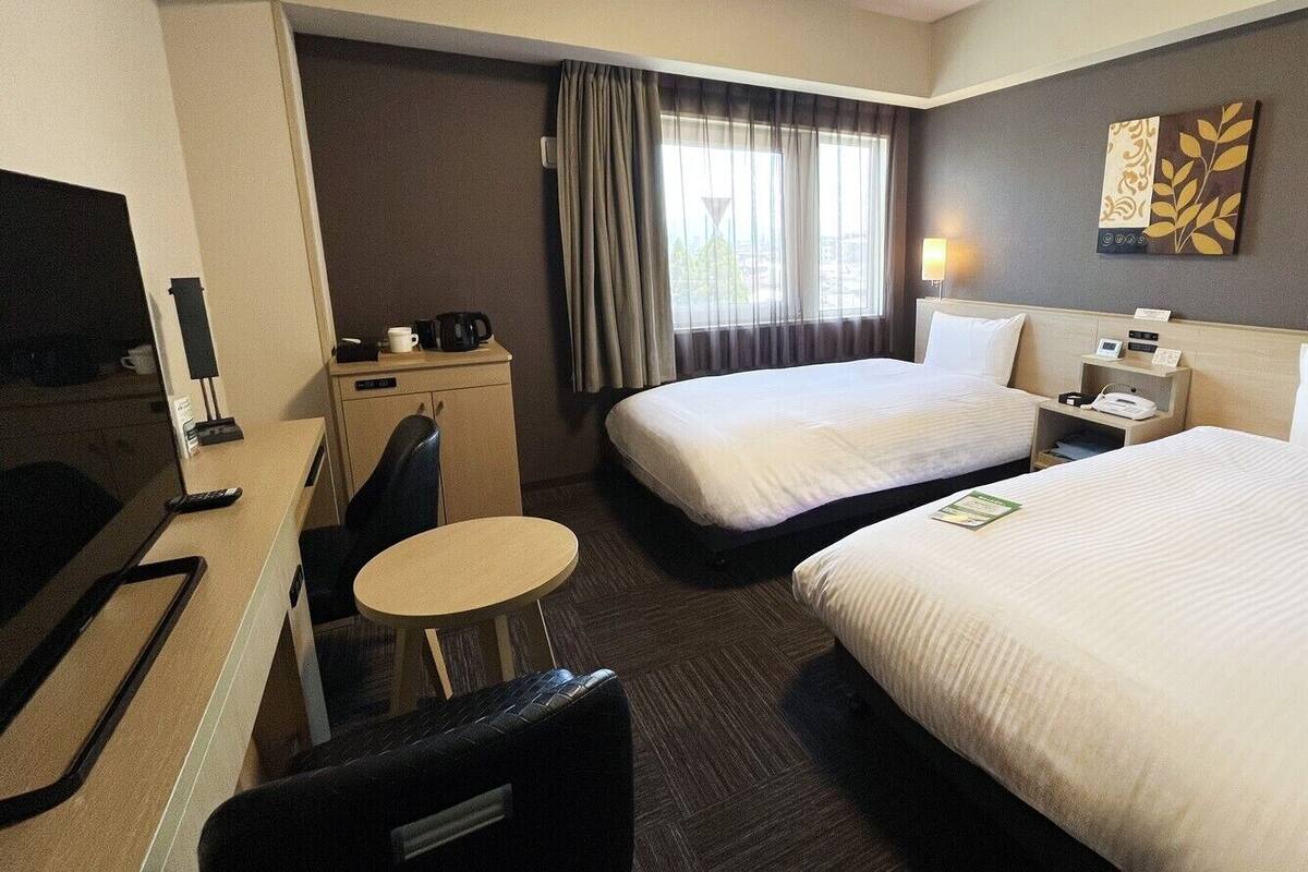 Escrivaninha, Wi-Fi de cortesia, roupa de cama