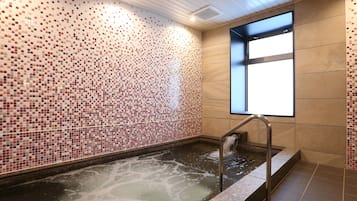 Banheira de hidromassagem interior