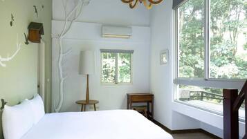 Quarto quádruplo família | Cortinas blackout, quartos à prova de som, Wi-Fi de cortesia