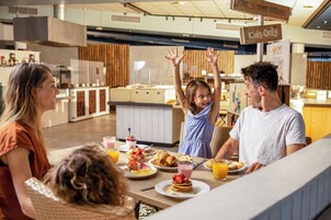 Pequeno-almoço (15 EUR por pessoa) 