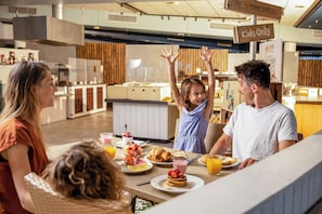 Café da manhã (EUR 15 por pessoa)