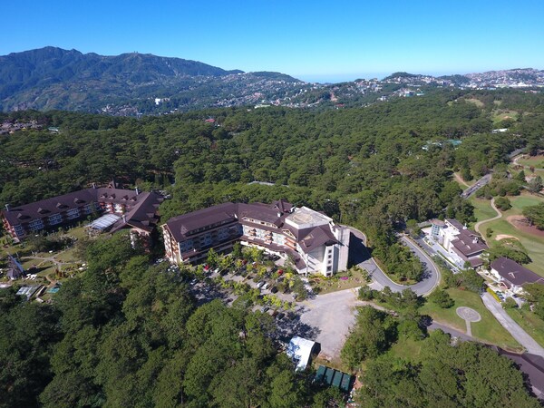 The Forest Lodge At Camp John Hay - Baguio