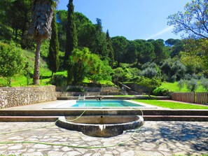 Piscina exterior sazonal 