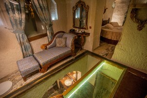 Suite Presidencial, vista para o vale | Sala de estar | Televisor LCD de 60 polegadas com canais via satélite, televisor 