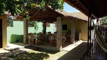 Área para churrascos e piqueniques